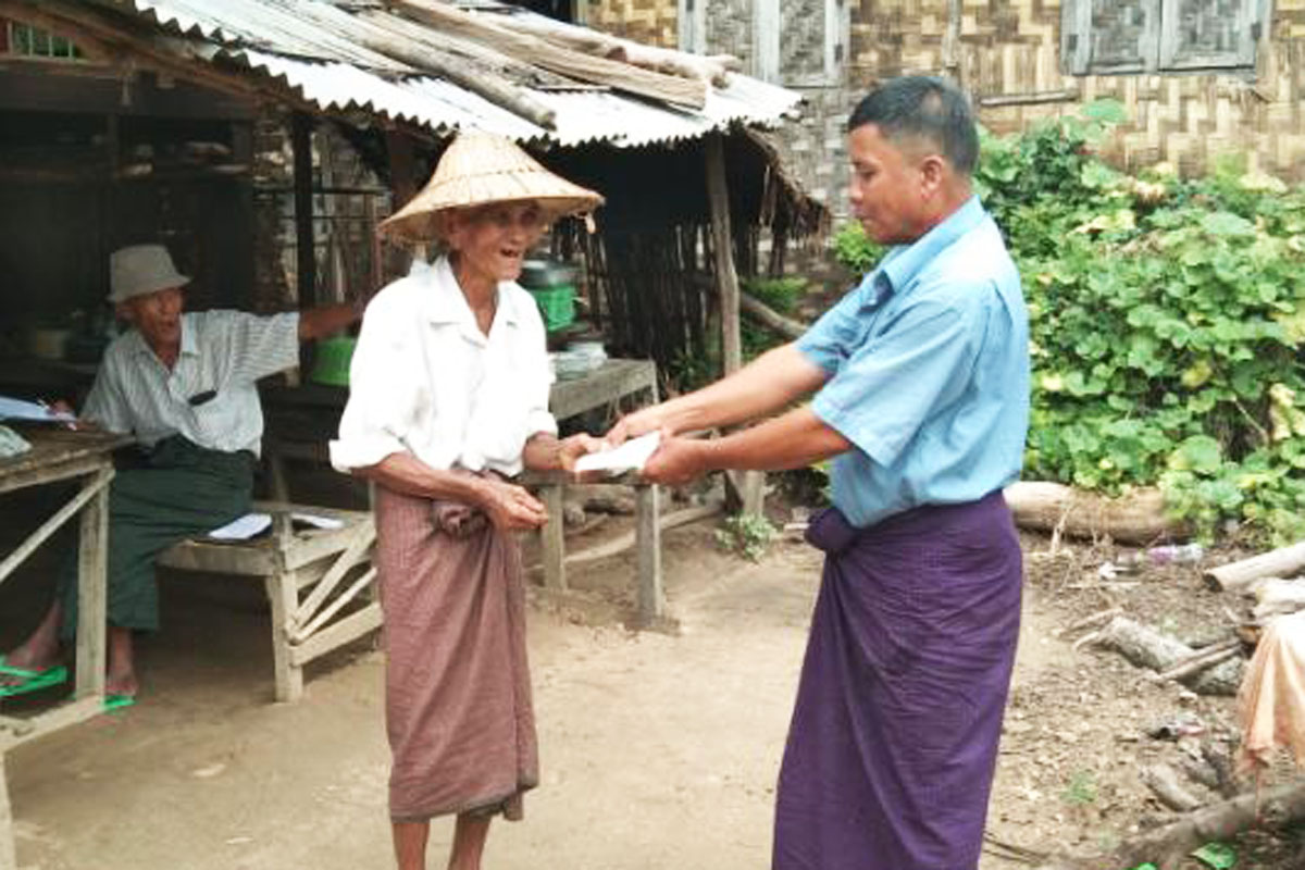 ပုဗ္ဗသီရိမြို့နယ်၌ အသက် ၈၅ နှစ်အထက် ဘိုးဘွားများအား လူမှုရေးပင်စင်ထောက